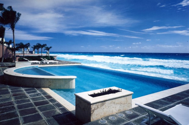 On the Edge: 21 Stunning Infinity Pool Designs On the Edge: 21 Stunning Infinity Pool Designs