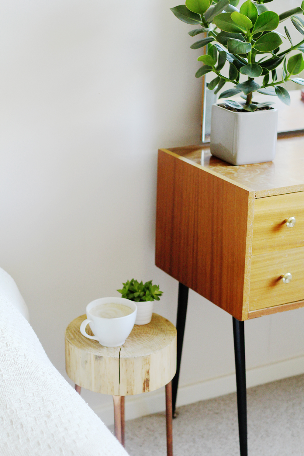 19 Chic DIY Side Tables