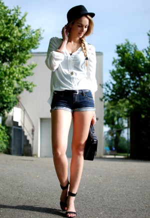 17 Chic and Stylish Shorts Outfit Ideas Perfect for This Season