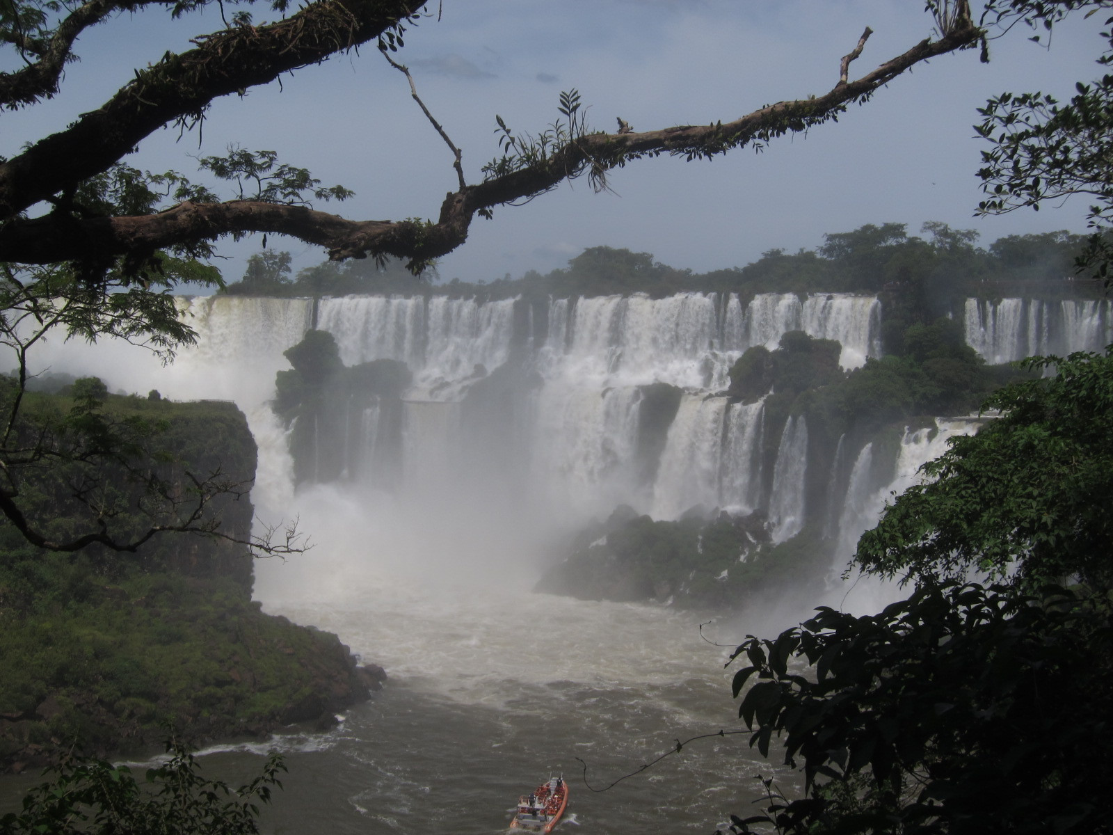 10 Beautiful Waterfalls Worth Visiting