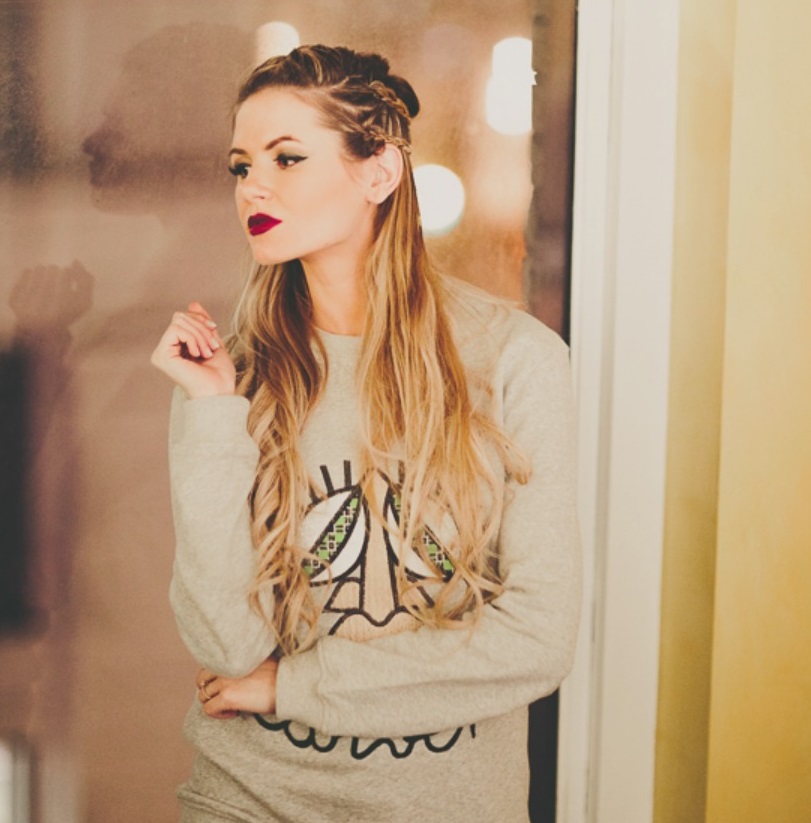 15 Perfect Hairstyles for Rainy Days