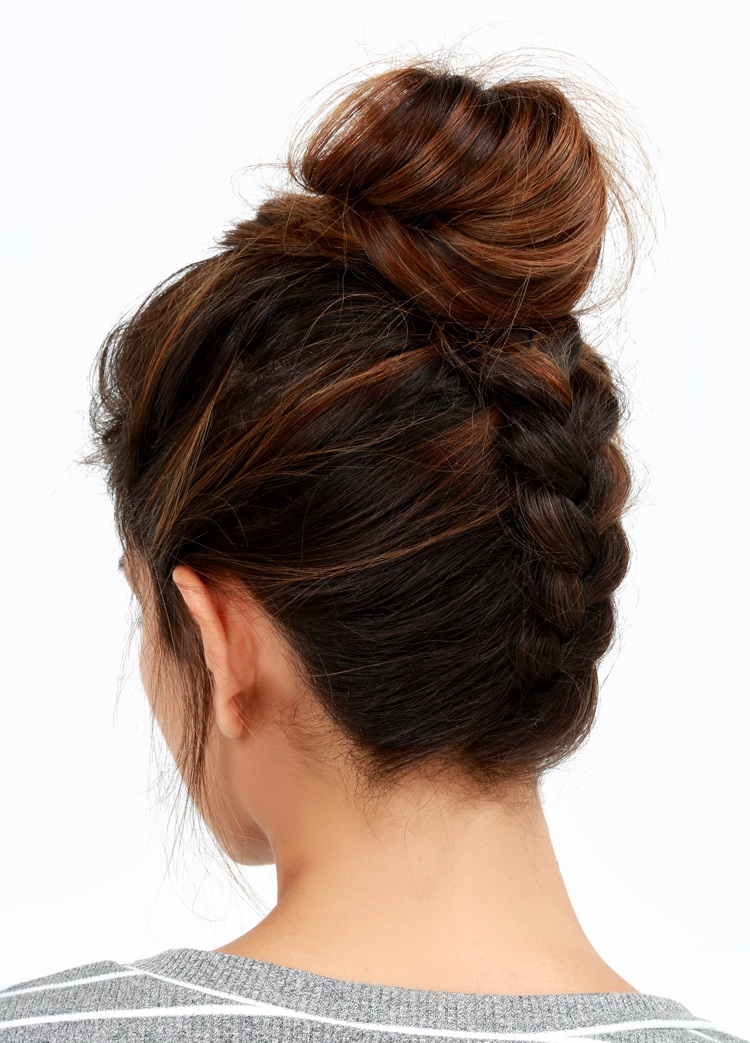 15 Perfect Hairstyles for Rainy Days