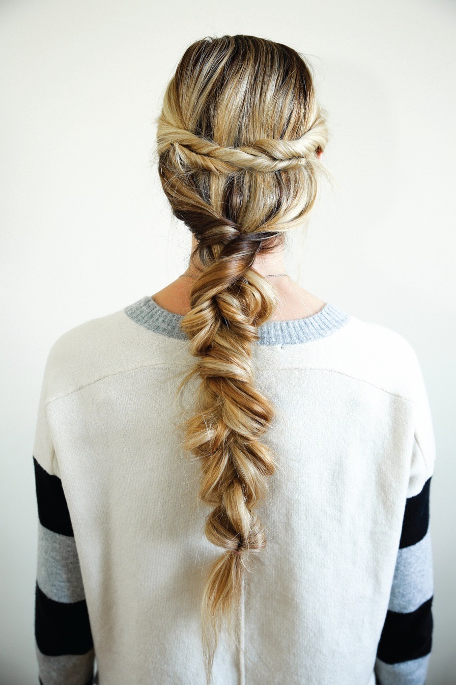 15 Perfect Hairstyles for Rainy Days