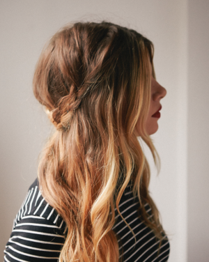 15 Perfect Hairstyles for Rainy Days