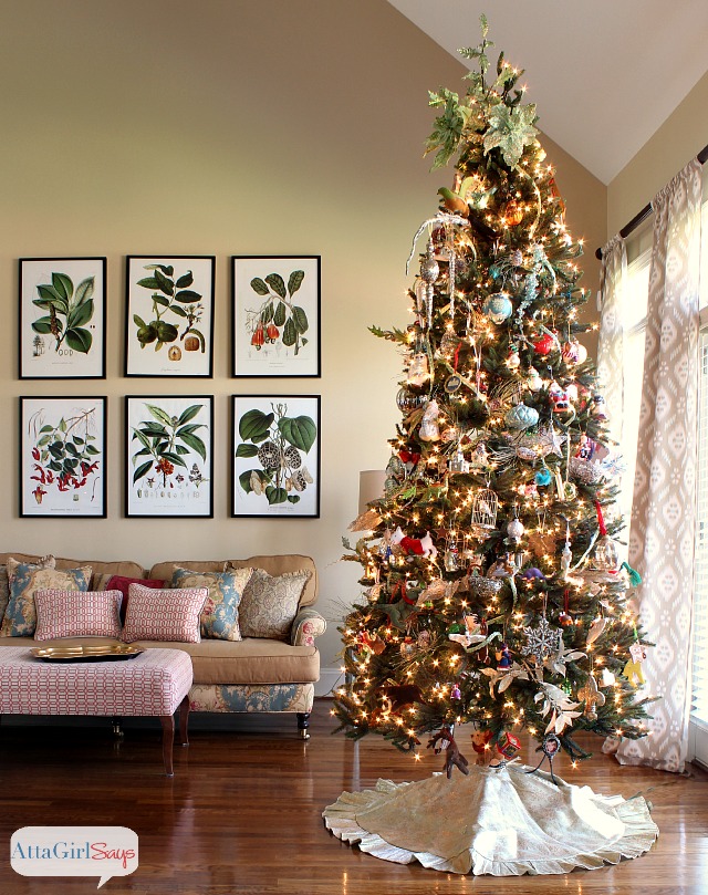 15 Charming Christmas Tree Decorating Ideas to Try This Season
