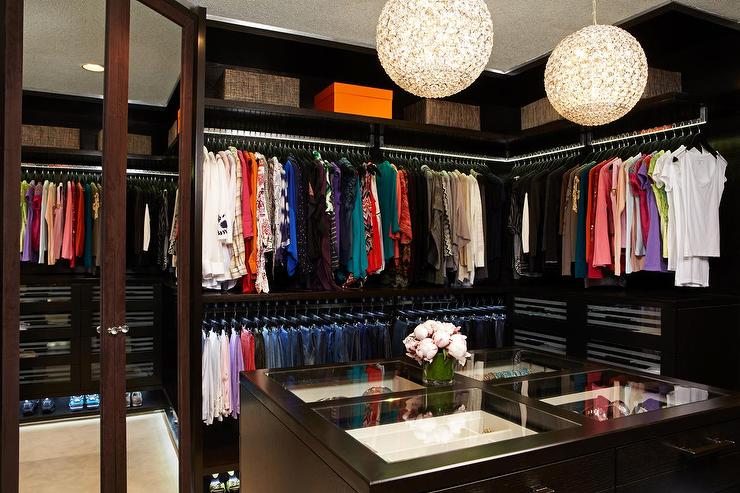 20 Lovely Design and Decor Ideas for Closet