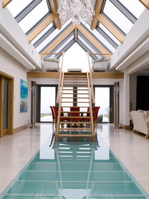 20 Breathtaking Glass Floor Ideas For An Original Interior Design