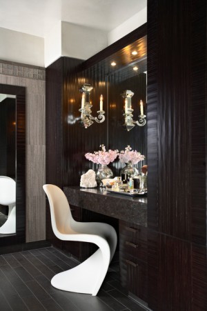 17 Chic Ways To Style A Vanity