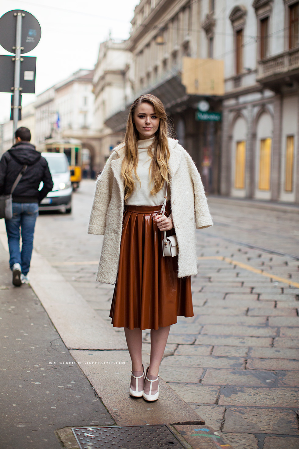18 Cool Ways To Wear A White Coat