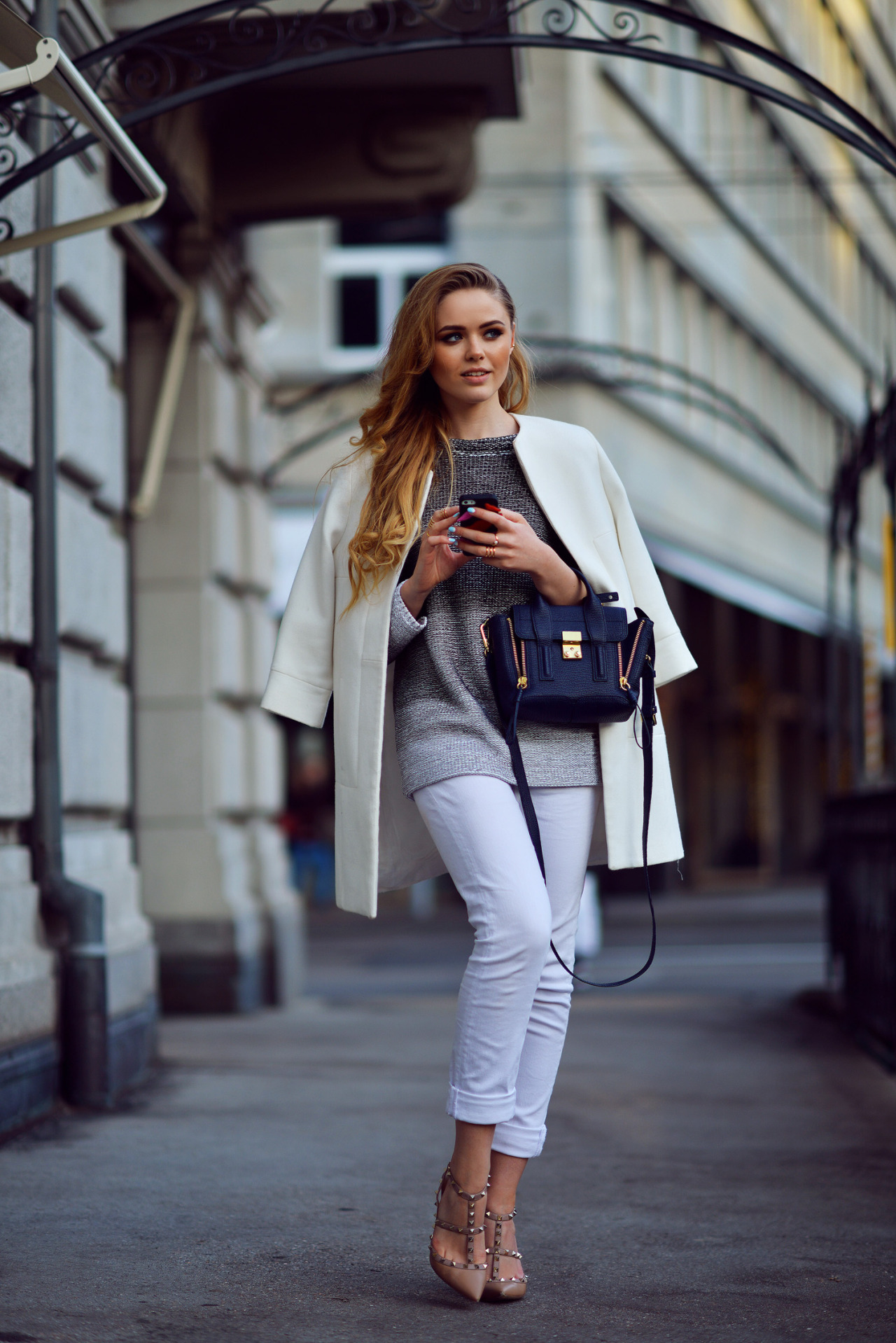 18 Cool Ways To Wear A White Coat