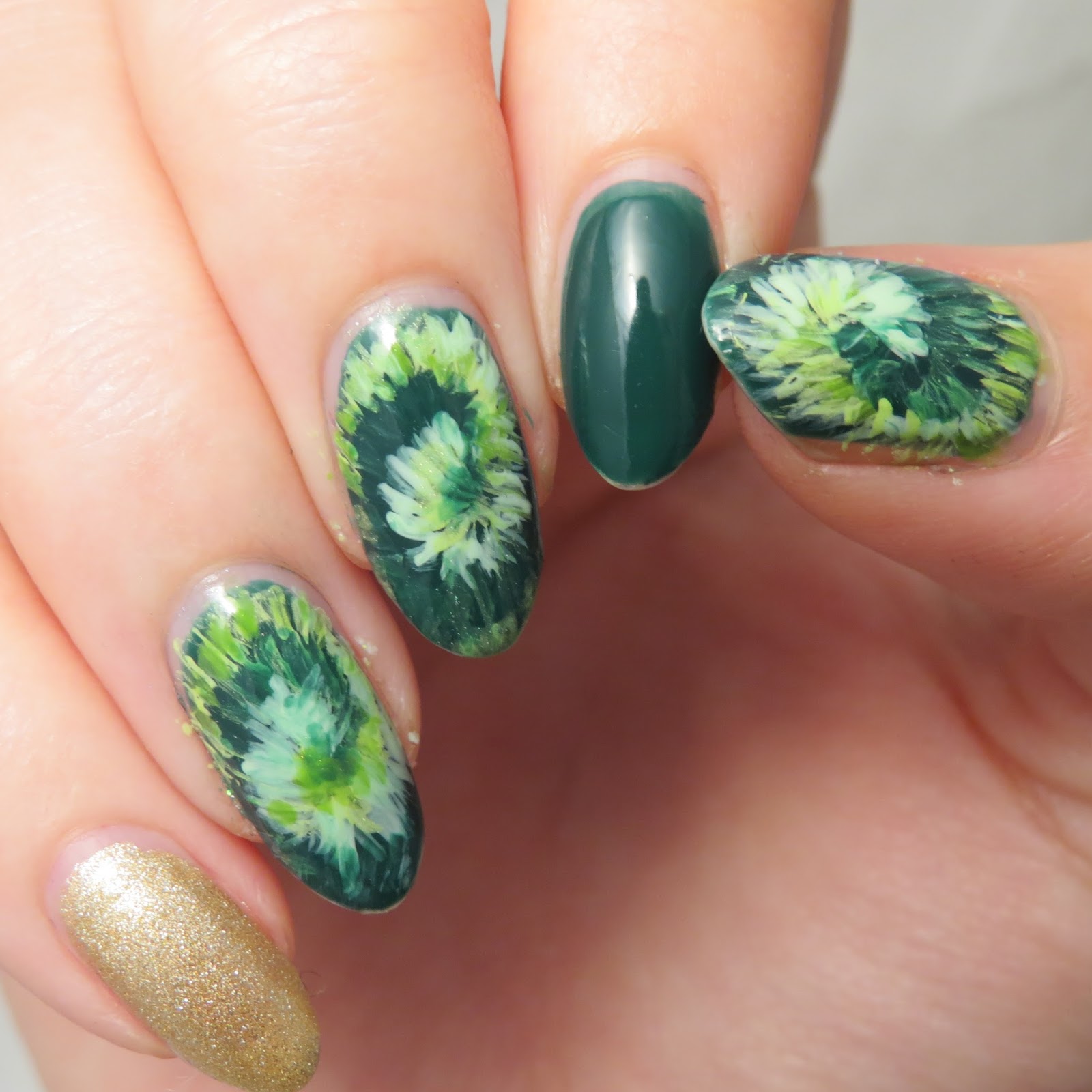 18 Cool Green Nail Art Ideas in Different Shades