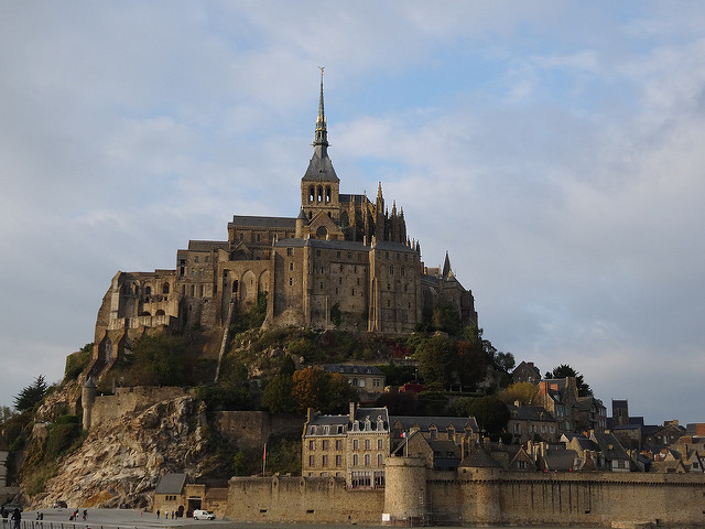 14 Beautiful Historic Castles from Around the World Worth Visiting