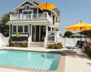 17 Beautiful Beach Cottage Design Ideas