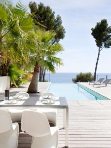 21 Landscape Small Backyard Infinity Pool Design Ideas