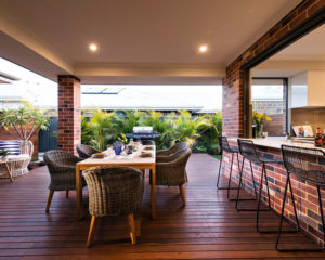 18 Amazing Deck Bar Design Ideas