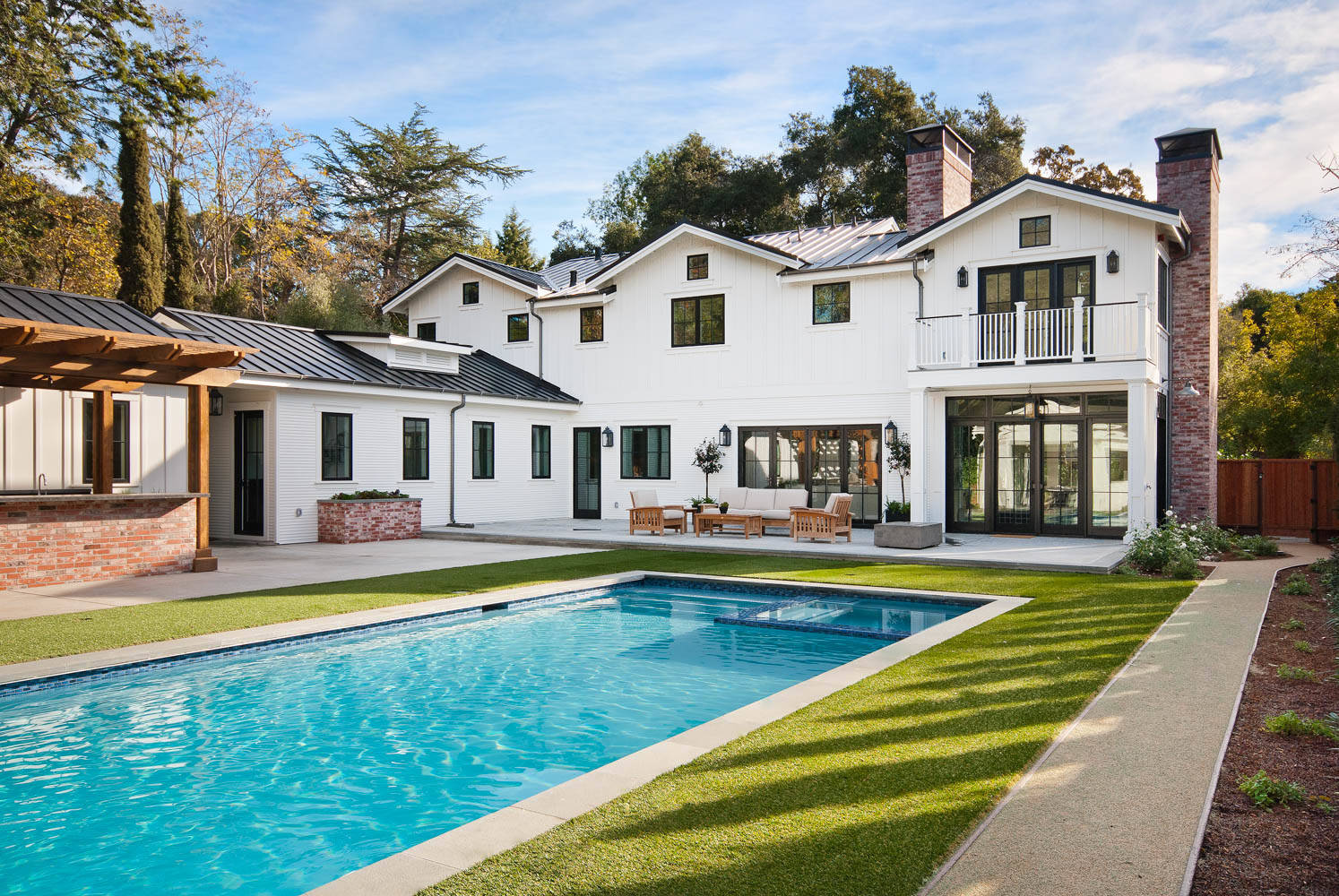 15 Breathtaking Private Swimming Pool Designs For Backyard Refreshment