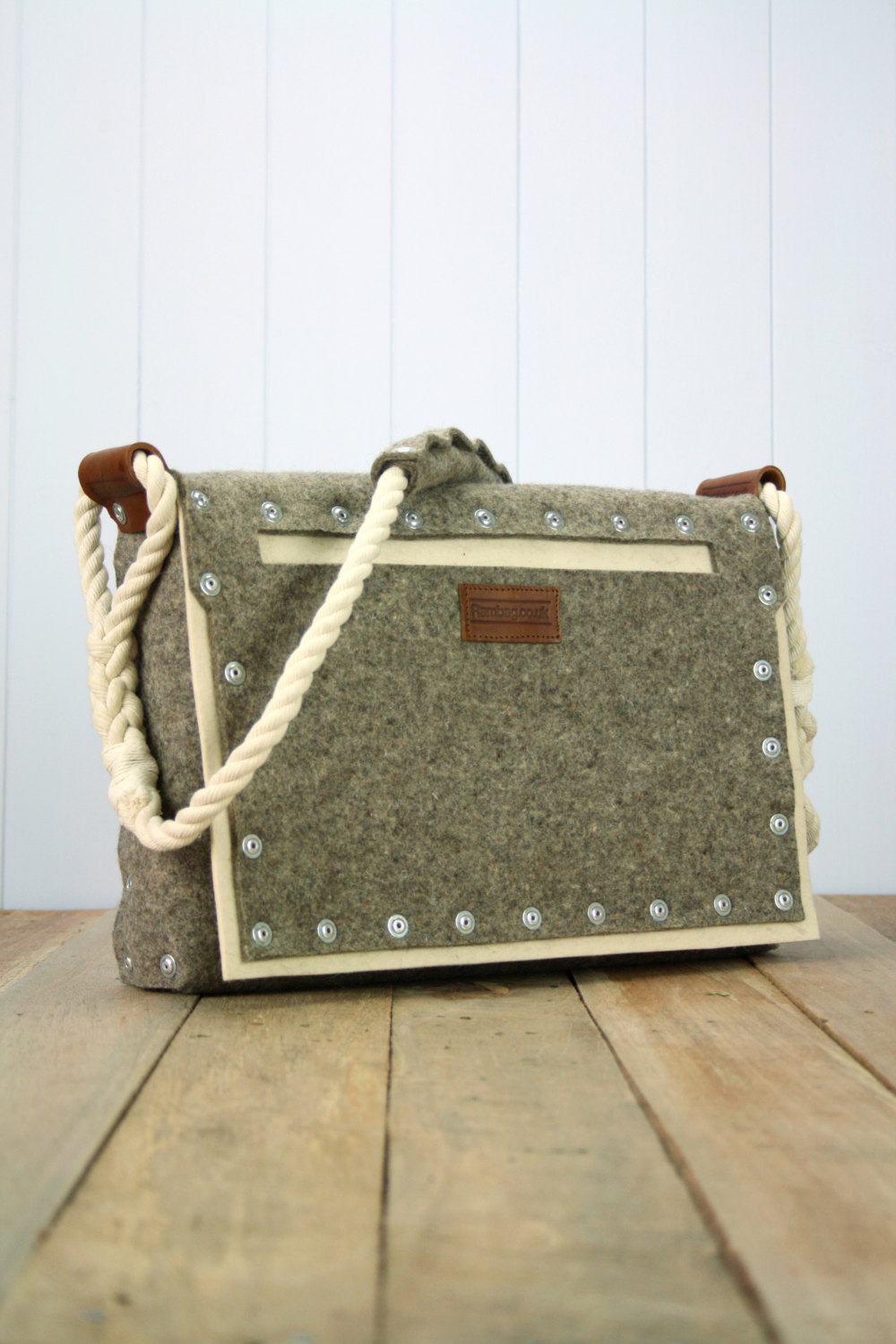 15 Fashionable Handmade Bag Designs To Take All You Need With You In Style