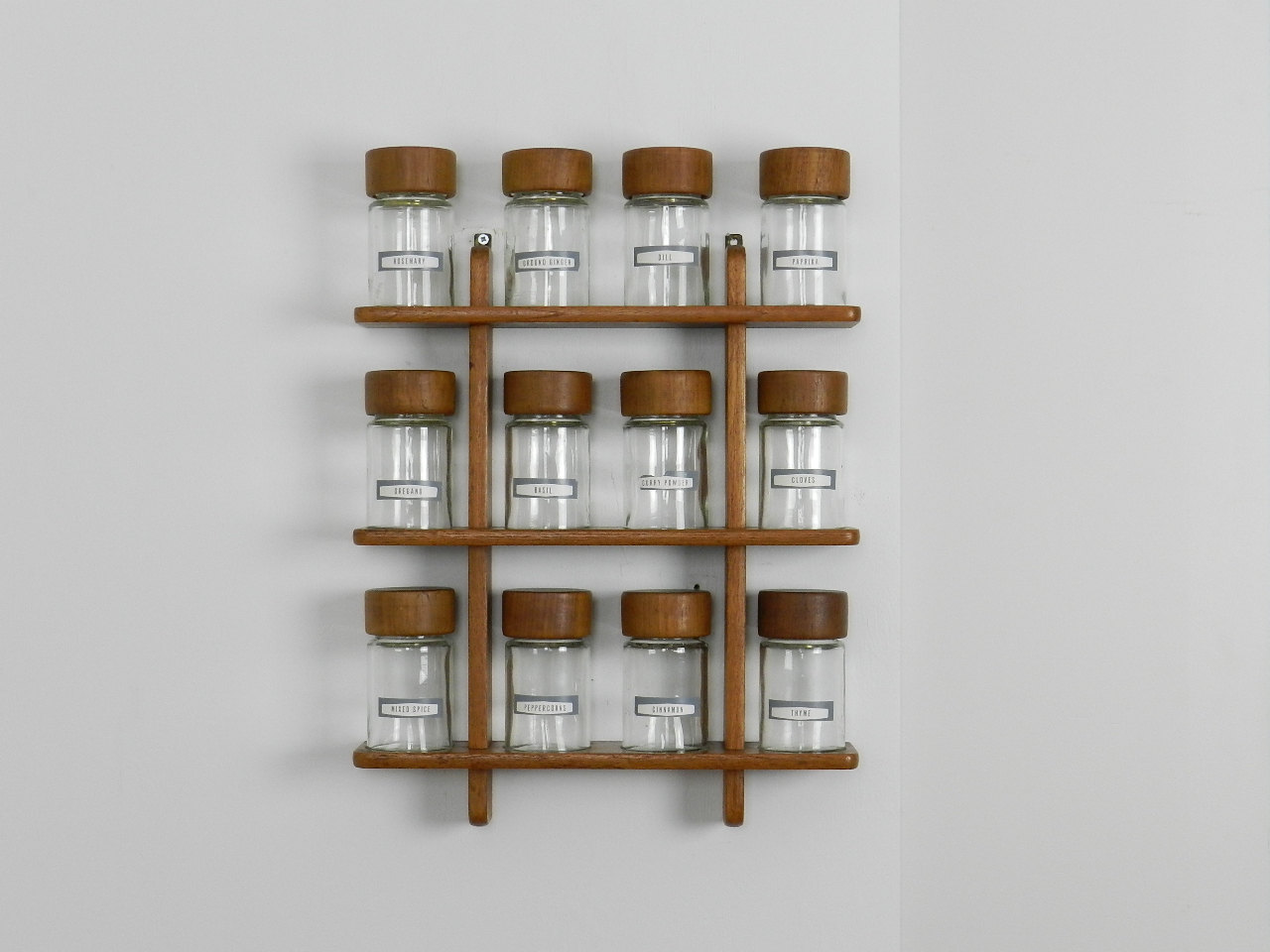 17 Creative Spice Rack Designs That Your Kitchen Lacks