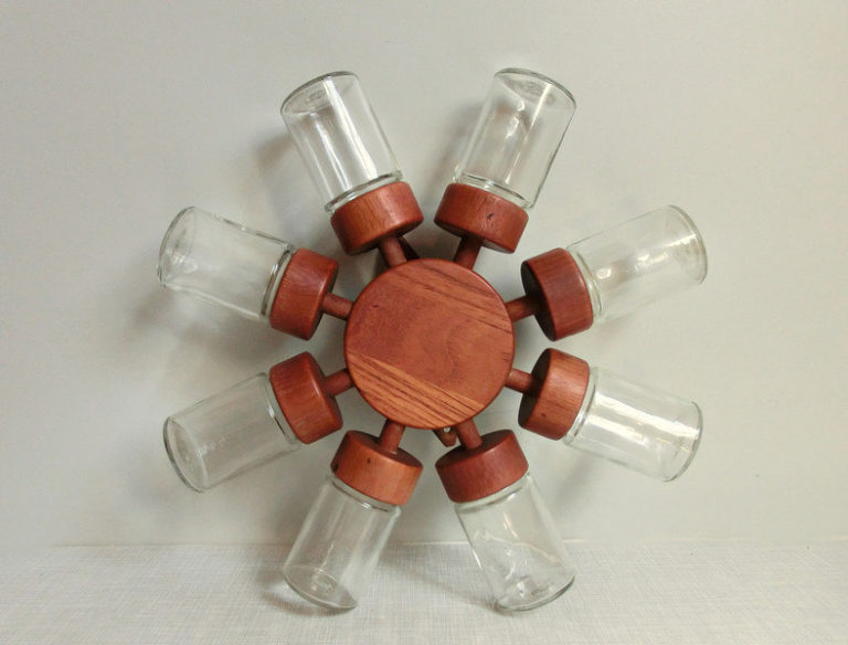 17 Creative Spice Rack Designs That Your Kitchen Lacks