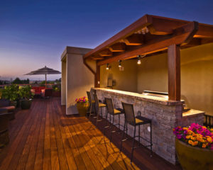 18 Amazing Deck Bar Design Ideas