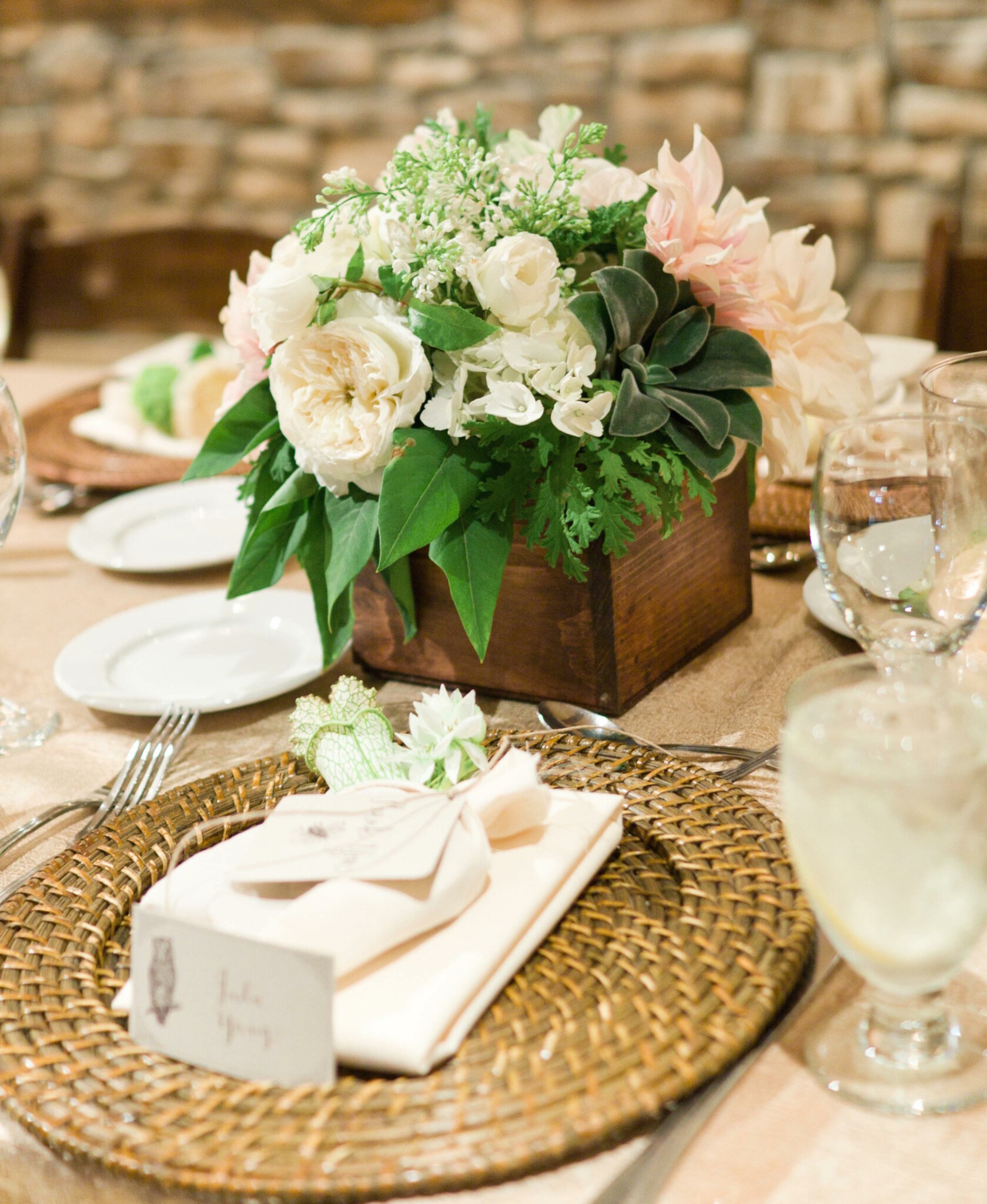 Rustic Wedding Details: 20 Stunning Decor Ideas