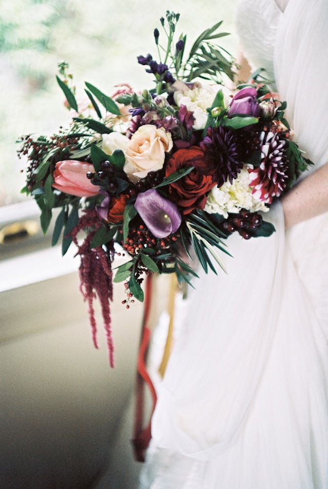 18 Gorgeous Wedding Bouquets in Vibrant Fall Colors