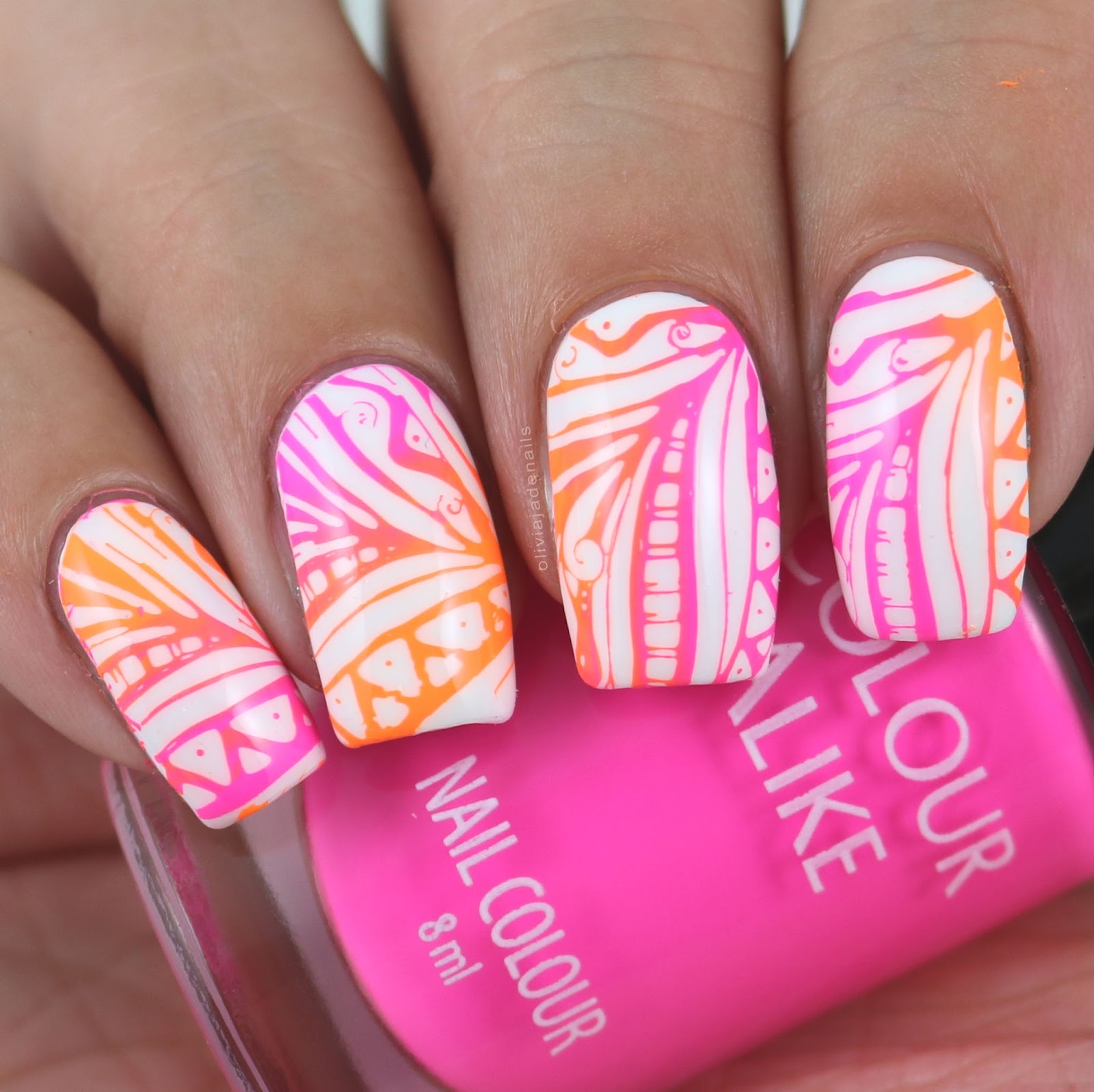 Color Contrasts: 15 Creative, Unique and Abstract Nail Art Ideas