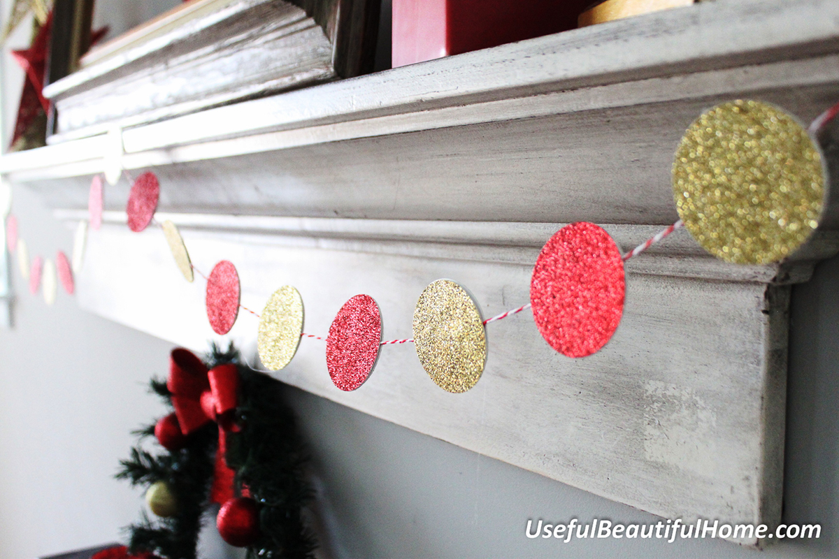 19 Festive DIY Christmas Garland Ideas