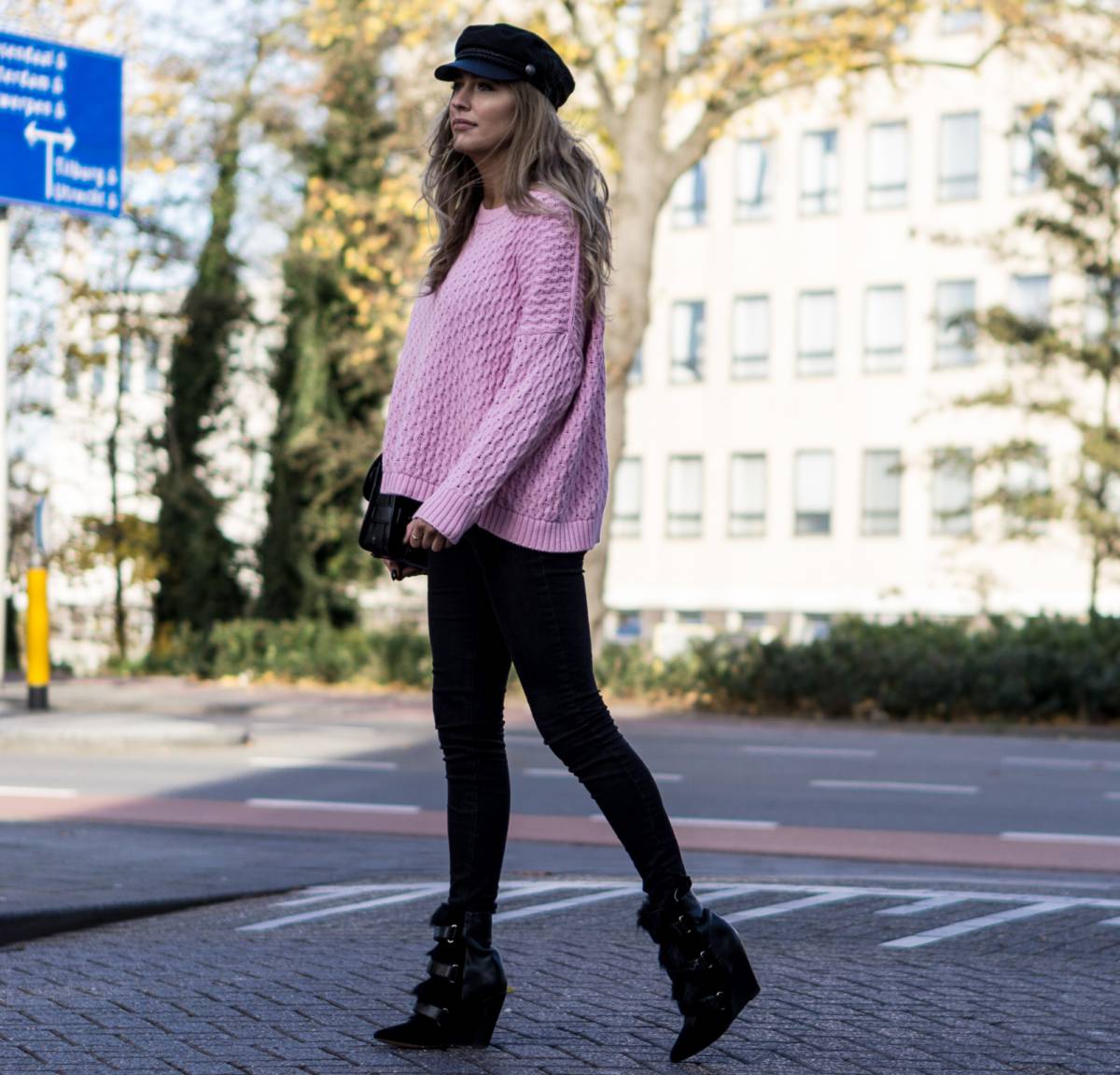 16 Lovely Casual Pink Sweater Outfit Ideas