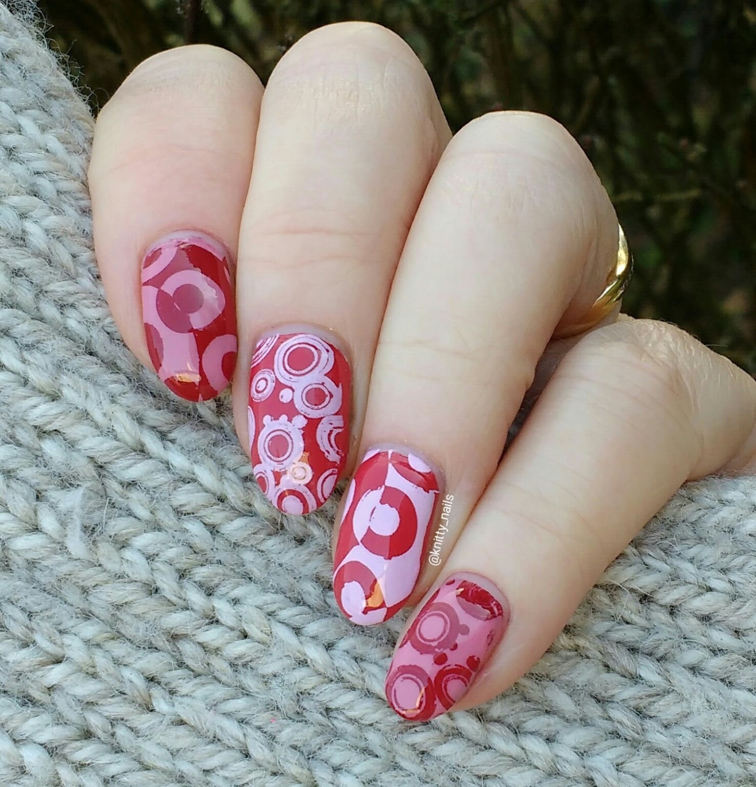 16 Cute Red And Pink Nail Designs You Can Rock For The Month Of Love