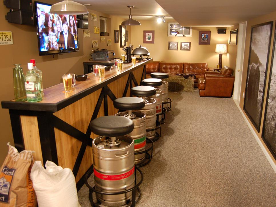 16 Great DIY Ideas for Indoor and Outdoor Wine Bars
