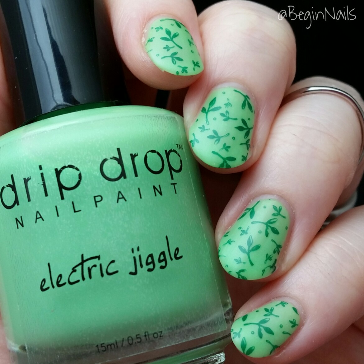 18 Bright Spring Nail Art Ideas in Green Shades