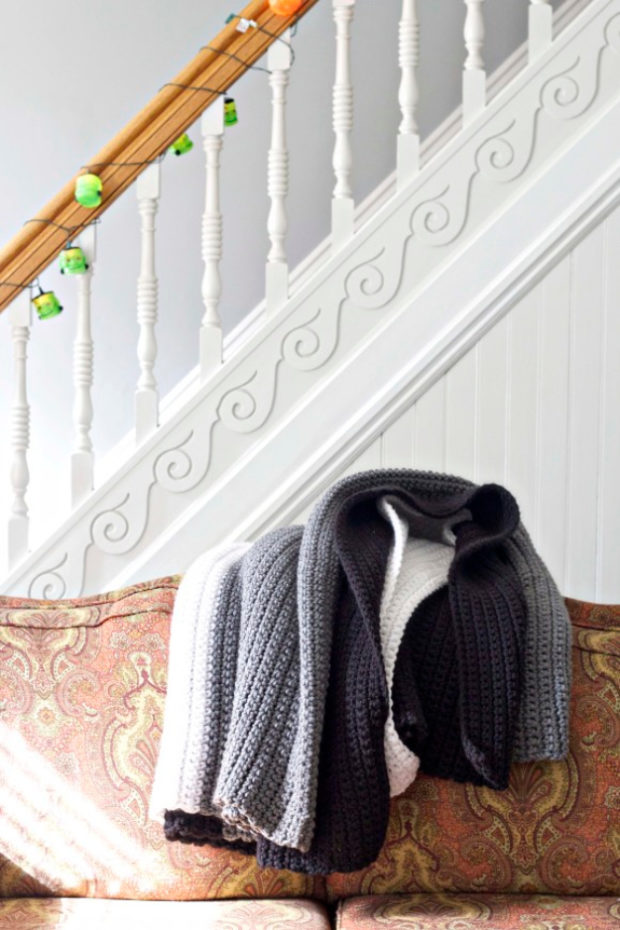 15 Chic DIY Blanket and Throw Designs You Can Make