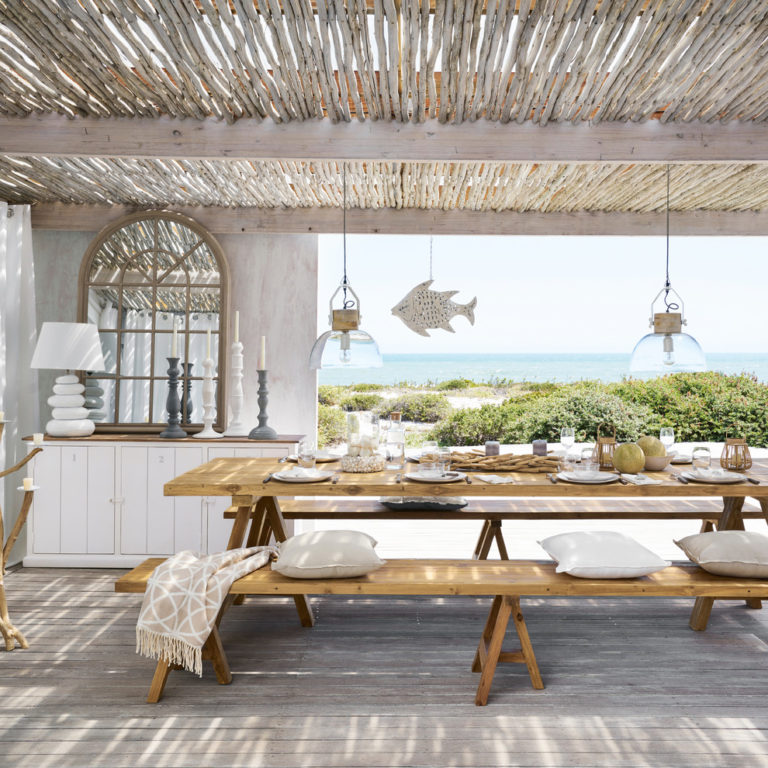 15 Fantastic Beach Style Designs For Your Outdoor Areas