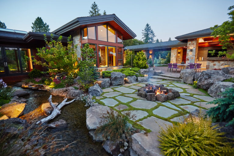 15 Sensational Rustic Backyard Designs That Will Make You Want Them