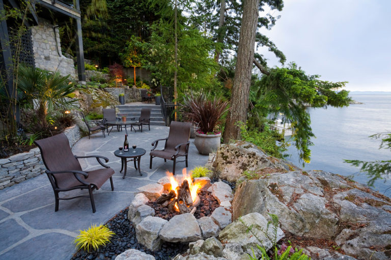 15 Sensational Rustic Backyard Designs That Will Make You Want Them