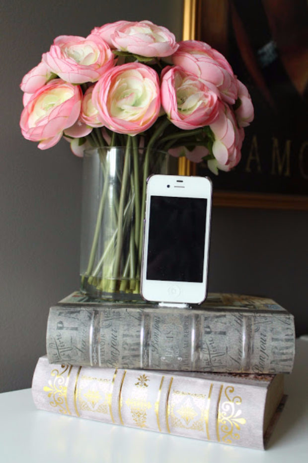 15 Clever DIY Ideas And Hacks For Your Smartphone