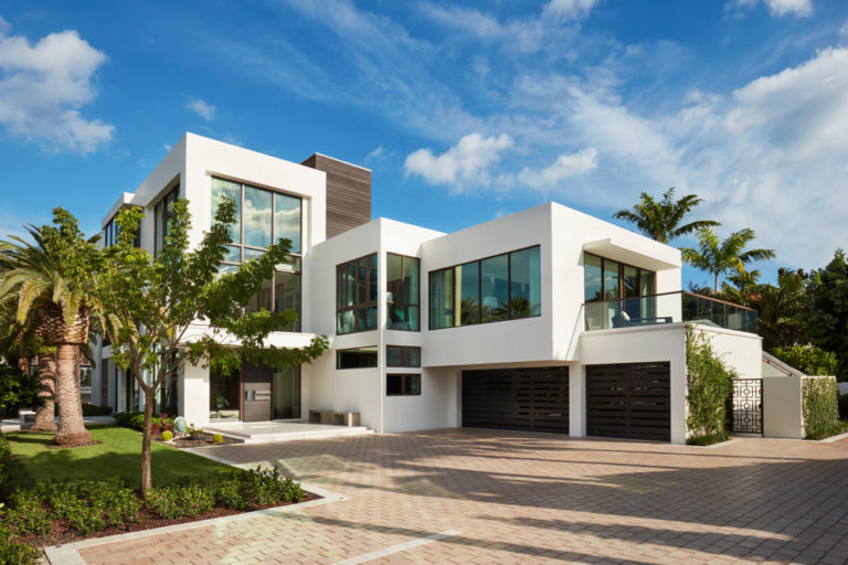 15 Stunning Modern Home Designs That You Will Fall In Love With