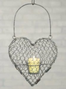15 Awesome DIY Ways To Make Chicken Wire A Part Of Your Decor