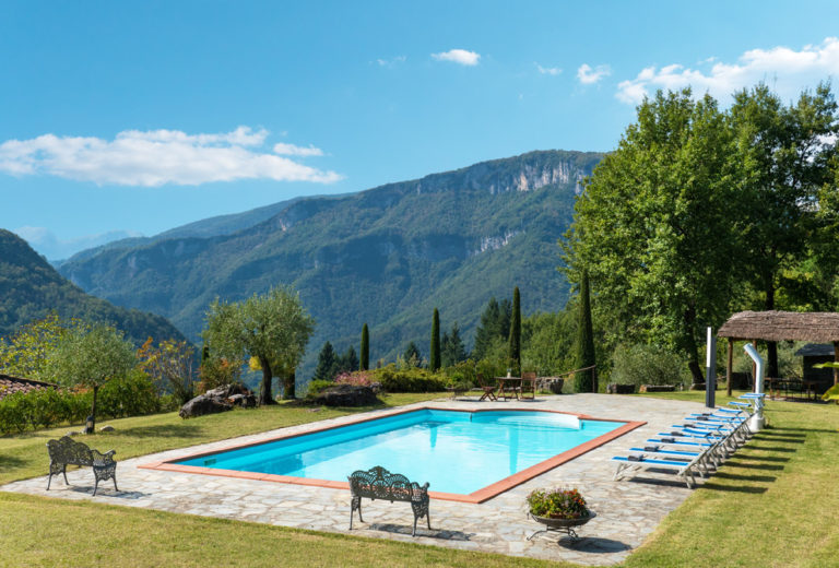 18 Wonderful Mediterranean Swimming Pool Designs That Will Mesmerize You