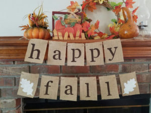 19 Cheerful Handmade Fall Banners And Garlands To Decorate With