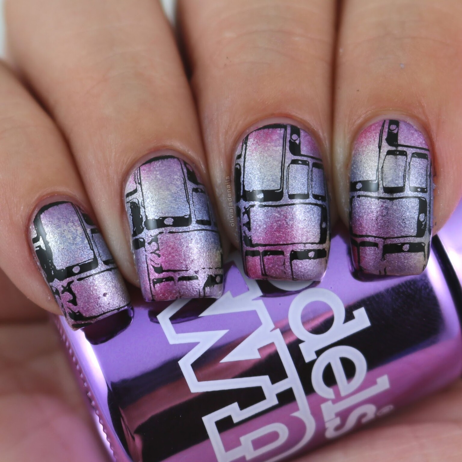 20 Unique Futuristic Nail Art Ideas