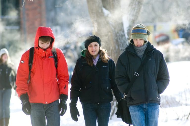 4 Tips to Staying Warm This Winter