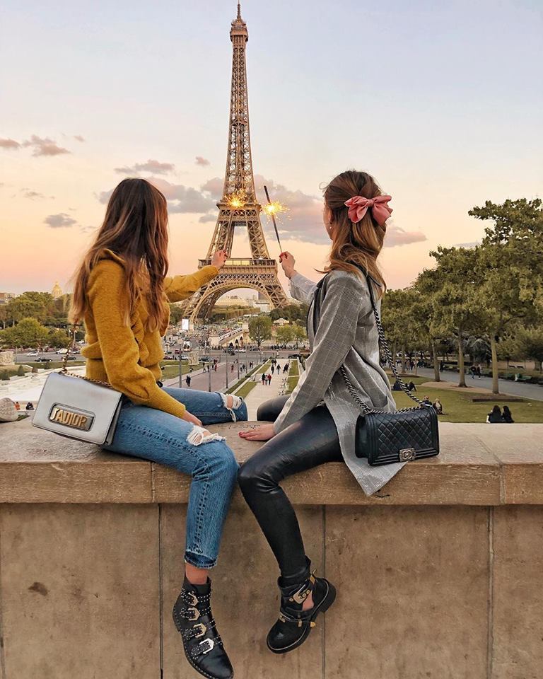 15 Chic Outfit Ideas To Inspire Your Style This October