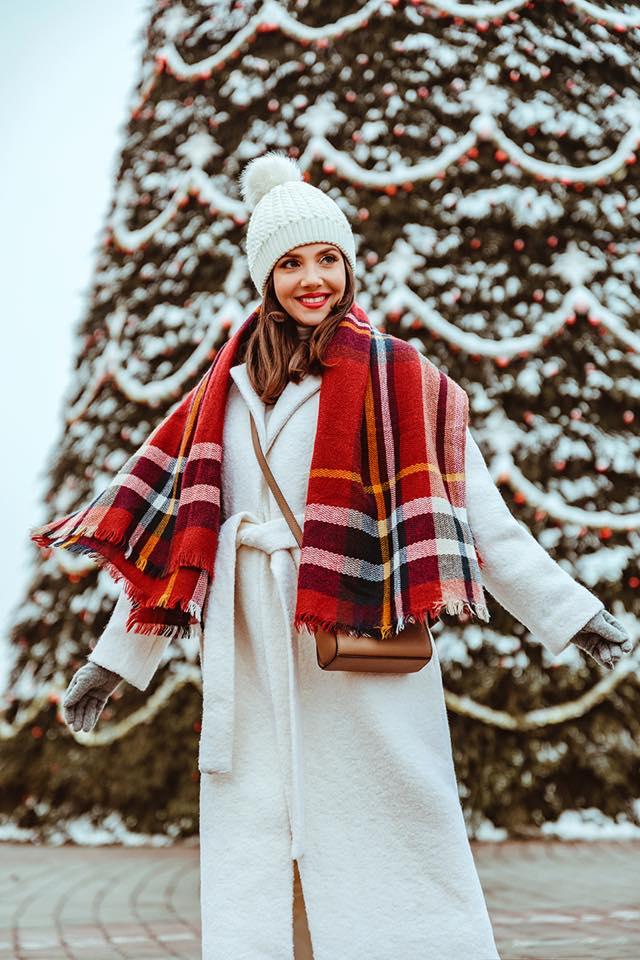 Warm and Stylish Winter Outfits in Neutral Colors