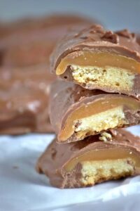 15 Easy Homemade Candy Bar Recipes