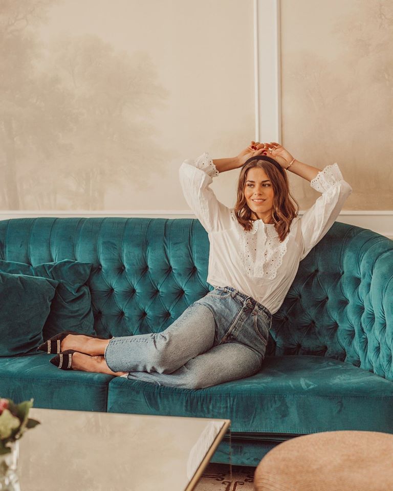 Stay Home and Stay Stylish: 13 Jeans Outfit Ideas