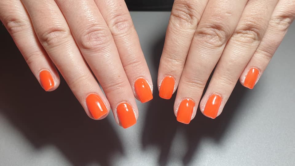 Cute Spring Nail Art Ideas in Warm and Bright Colors