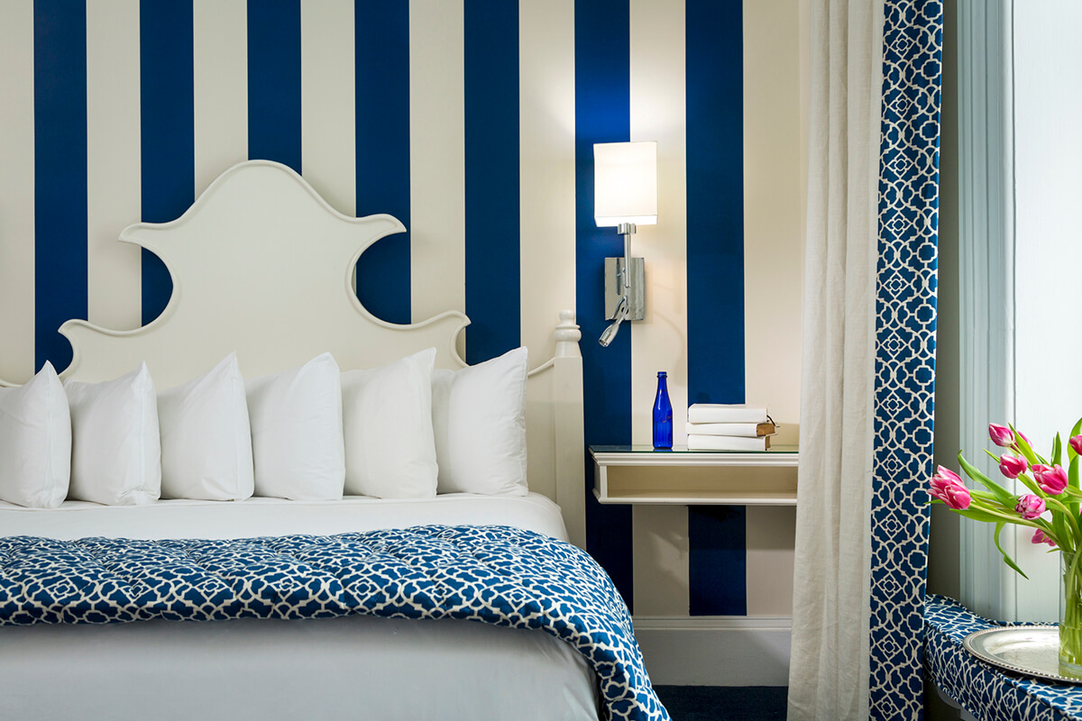 3 Simple Practices of Decorating Your Home With Wallpaper