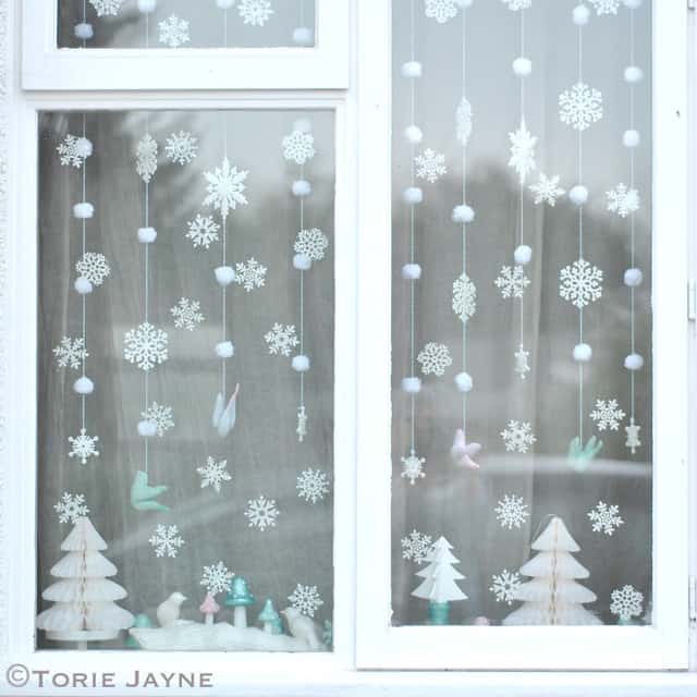 13 Whimsical DIY Christmas Window Decorations to Inspire Holiday Spirit